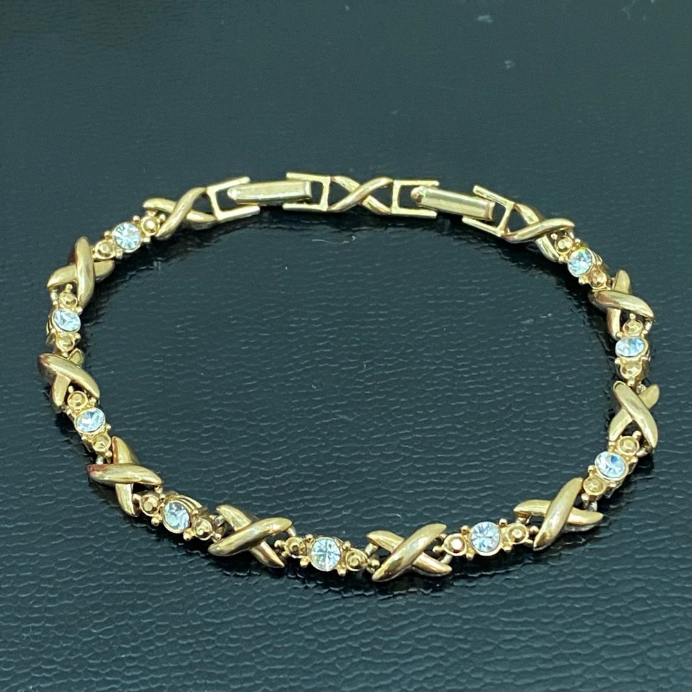 Vintage Avon Gold-Tone Xoxo Hugs & Kisses Rhinestones… - Gem